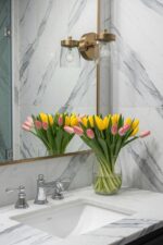 25 Spring Bathroom Decor Ideas for a Simple Refresh