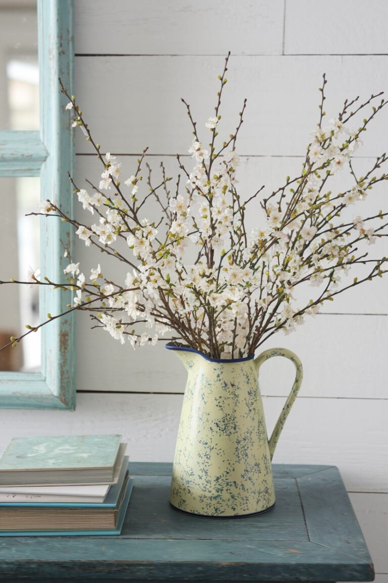 24 Farmhouse Spring Decor Ideas for Inspiration